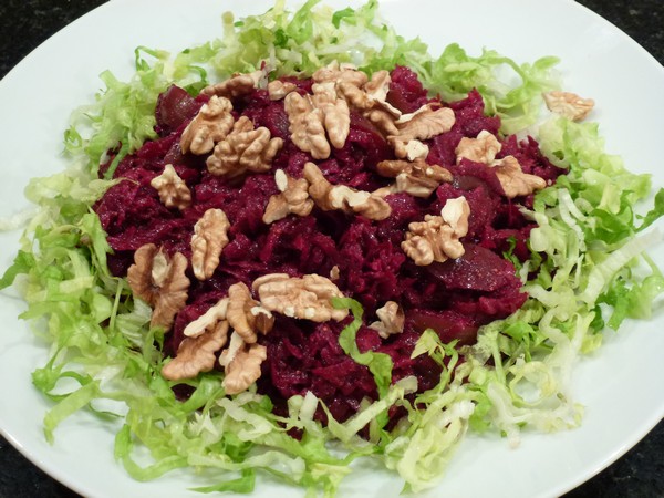 Rote Beete Salat mit Feigen und Walnüssen | Delikat Essen